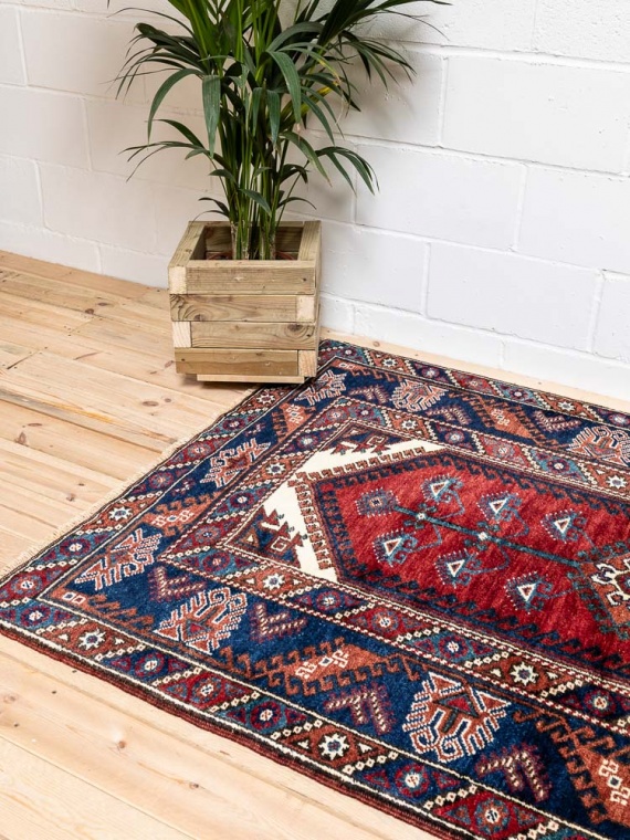 Discover Fine Hand-Knotted Afghan, Turkish, Persian Pile Rugs & Carpets
