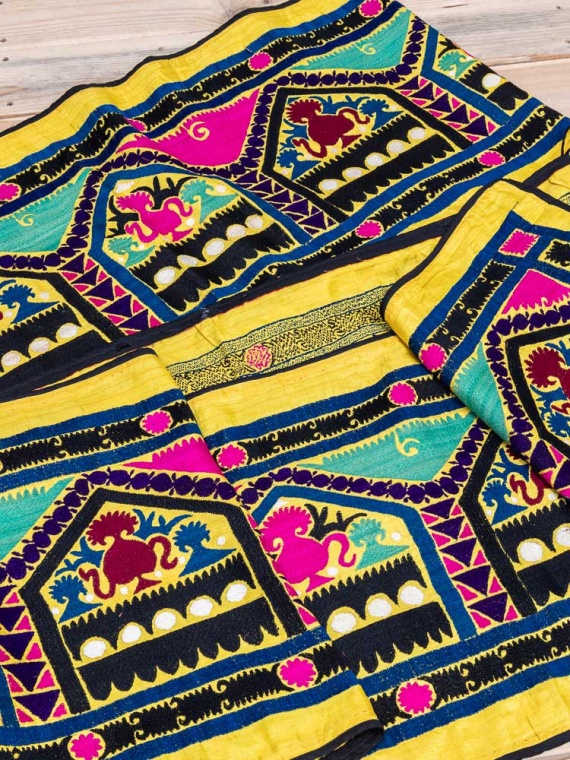 Long Red Vintage Uzbek Suzani Pelmet 60x464cm With Fine Embroidery