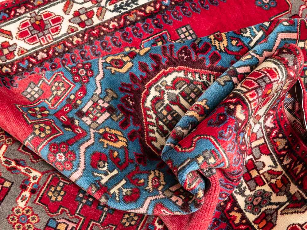 Persian Hamadan Rug 136x217cm Handknotted In Wool